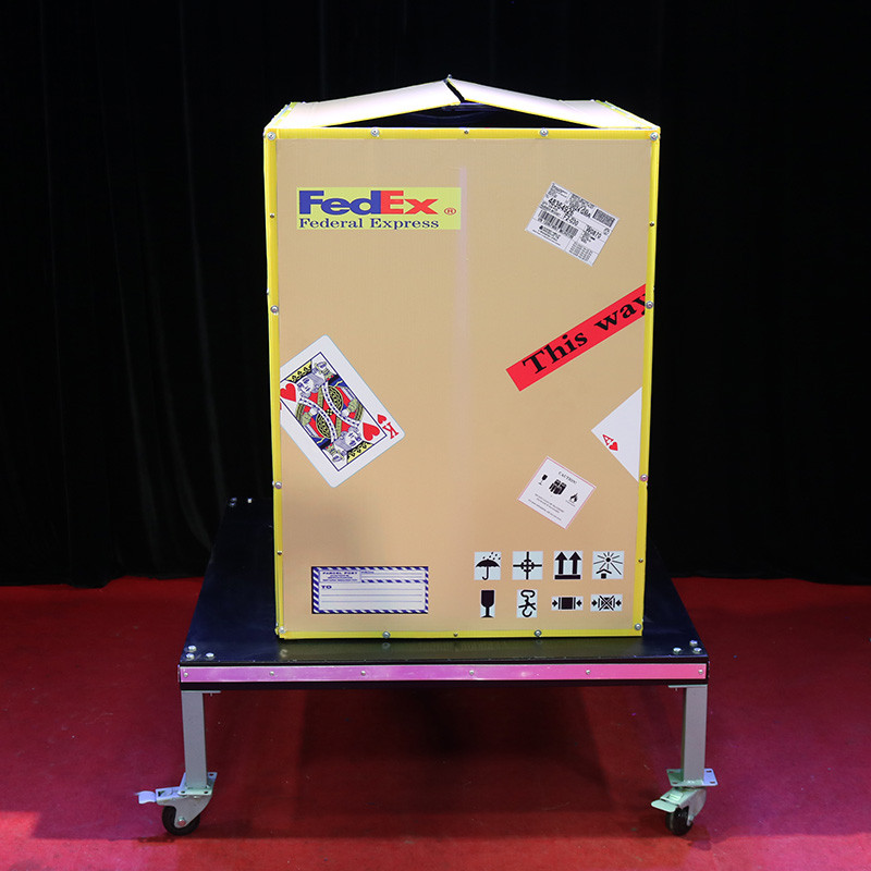 moving boxes illusion