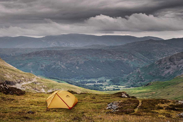 Tips for Setting Up and Using a Backpacking Rain Tarp - www.pomoly.com