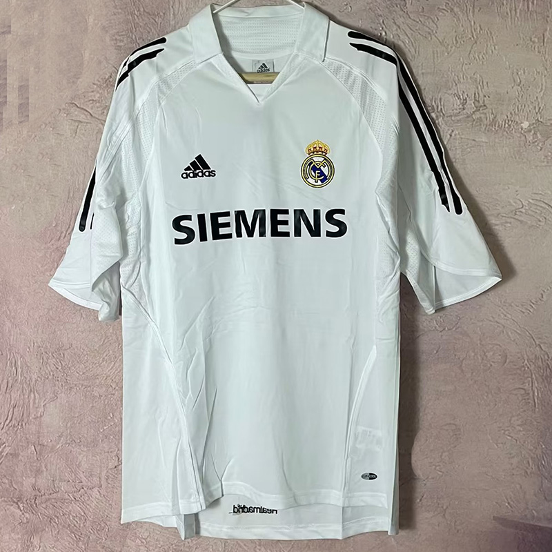 US$ 19.00 - 2005-2006 RMA Home Retro Soccer Jersey - www.kkgoolg.com