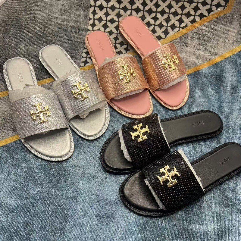 Flat bottomed slippers with diamond rim and straight string