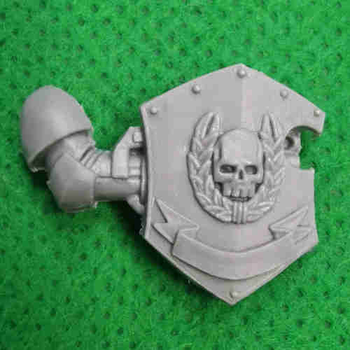 combat shield 40k