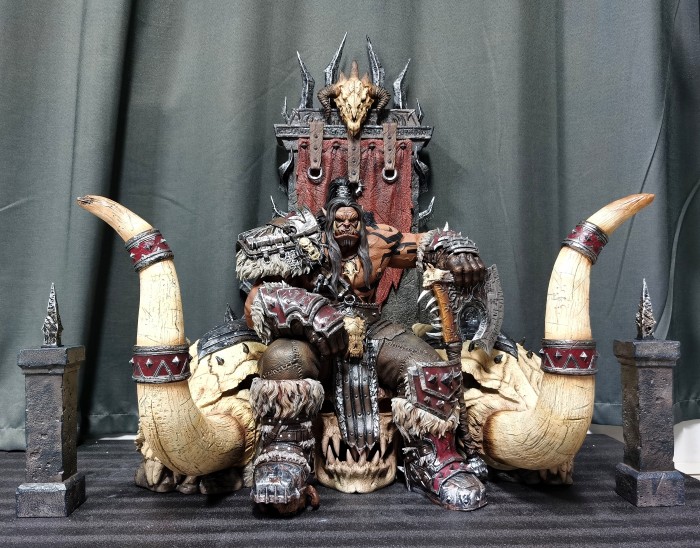 grom hellscream statue