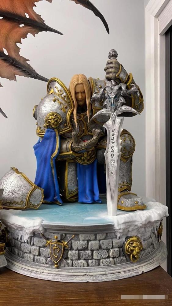 arthas menethil statue