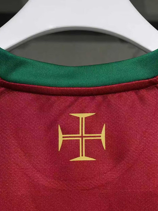 US$ 21.00 - 2006 Portugal Home Player Version 球员 Retro Soccer Jersey ...