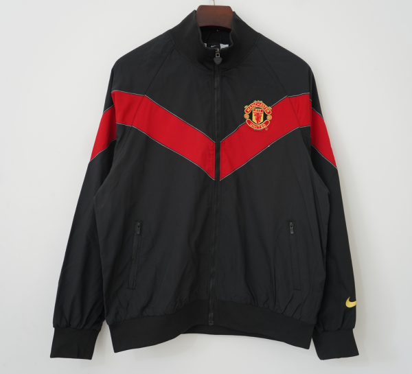 2006/2007 Manchester United Black Retro Windbreaker