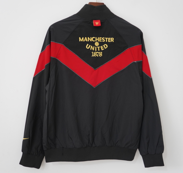 2006/2007 Manchester United Black Retro Windbreaker